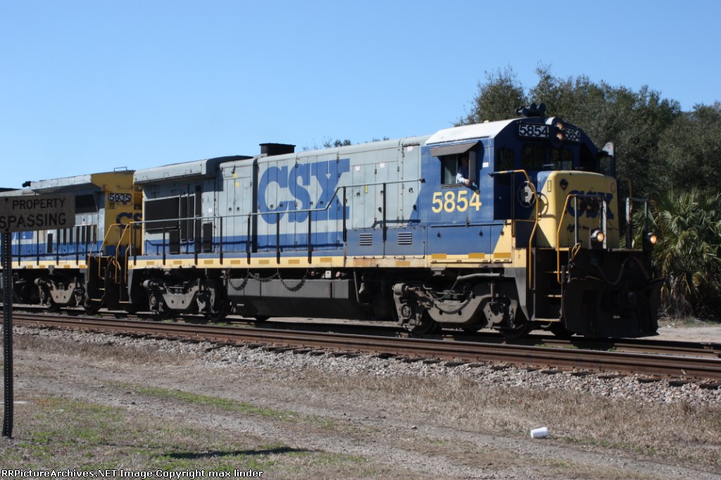 CSX 5854